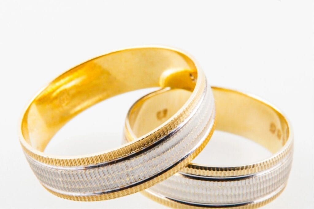 The Ultimate Guide to Wedding Ring Band Metals and Materials